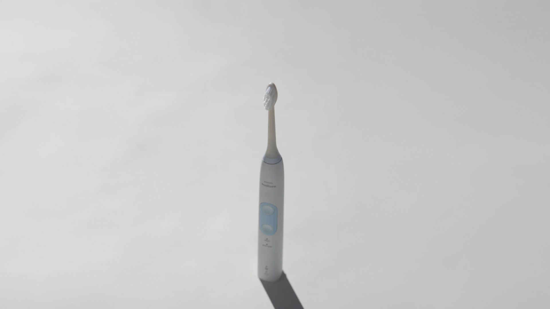 How To Use An Electric Toothbrush – PLUS ULTRA