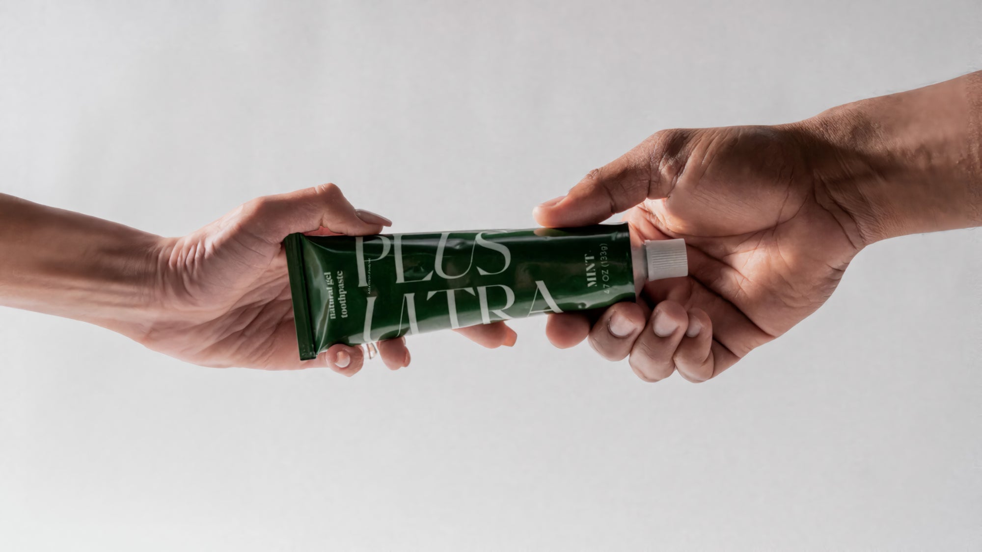 What Is The Best Whitening Toothpaste – PLUS ULTRA